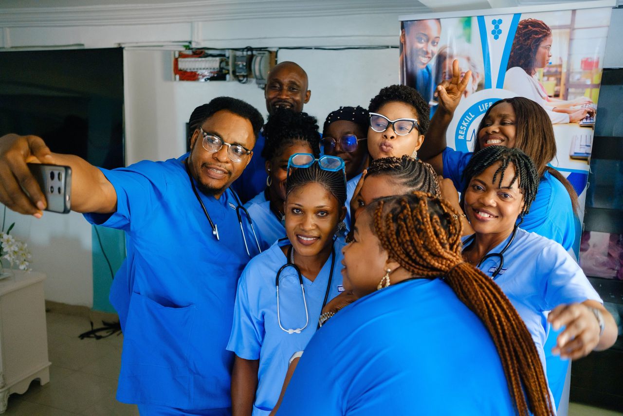 Nigeriaanse zorgverleners willen maar één ding: weg - NRC