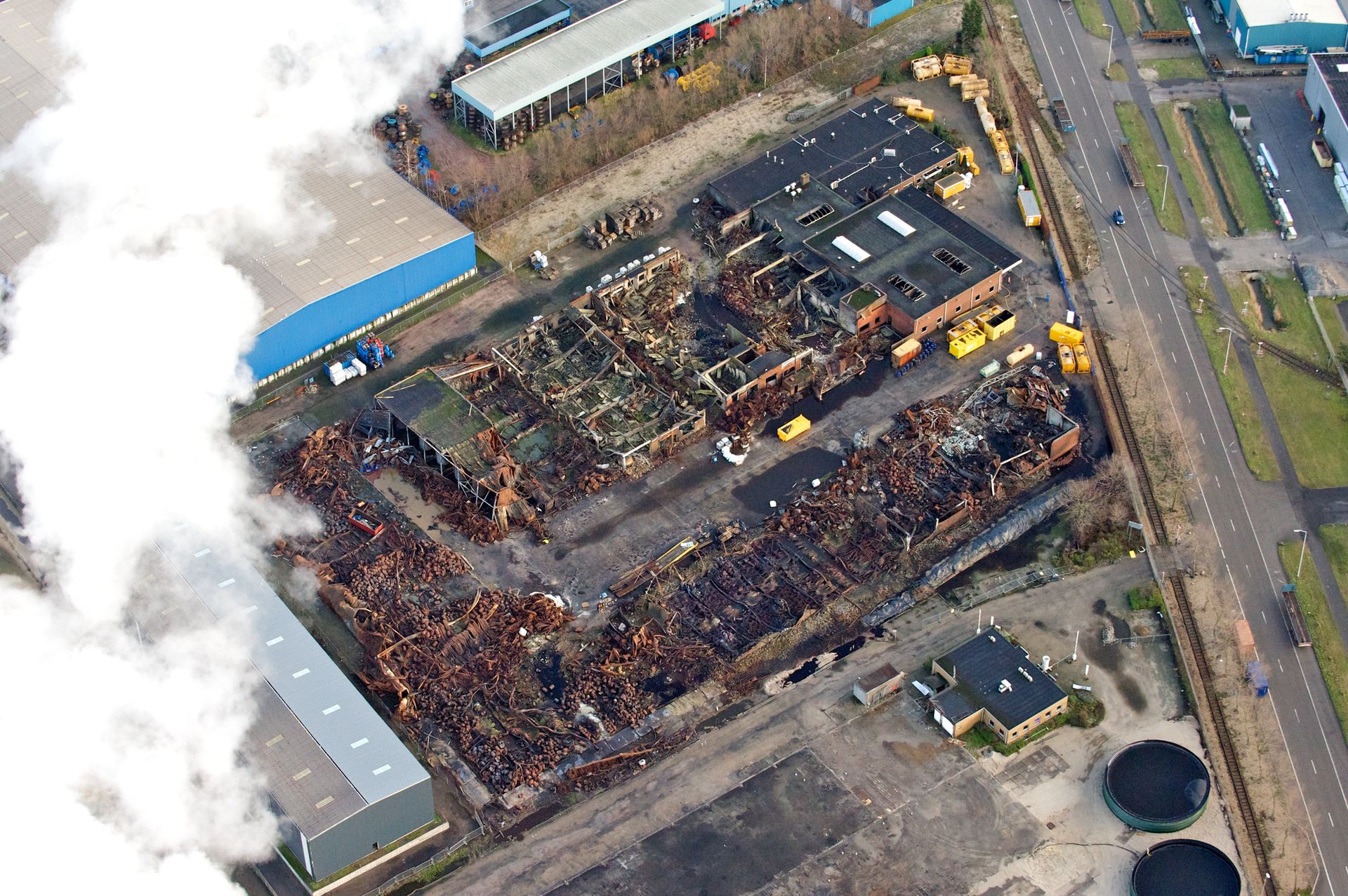 Chemie-Pack schikt voor 4,2 miljoen na brand Moerdijk - NRC