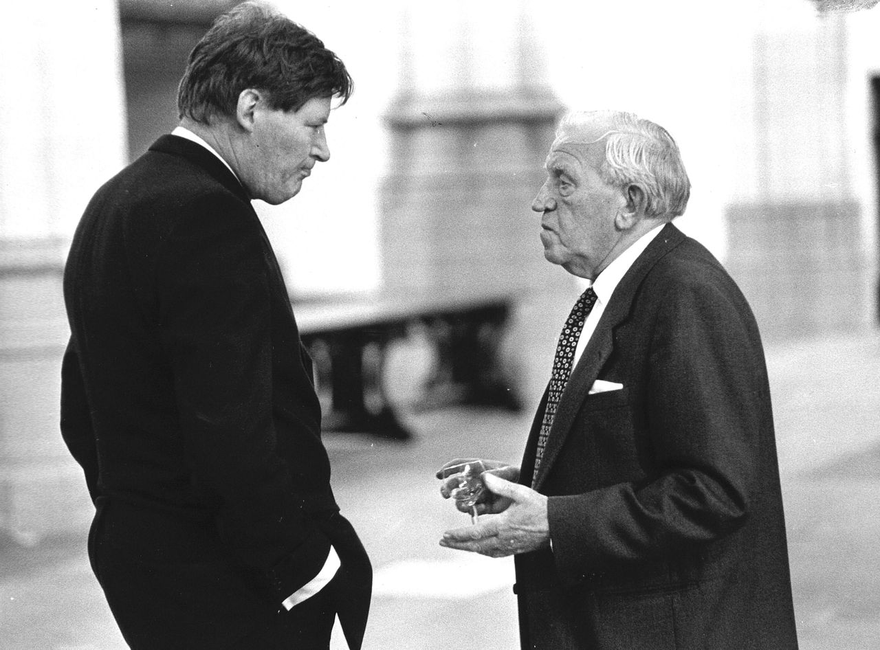 ‘Journalist en politicus Wouter Gortzak (83) overleden’ - NRC