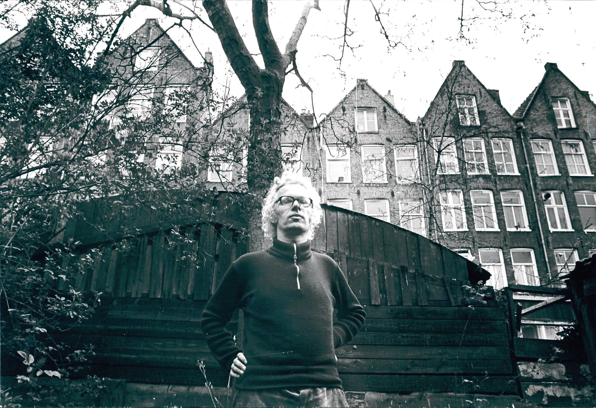 Een onvermoeibaar strijder tegen apartheid en kolonialisme - NRC