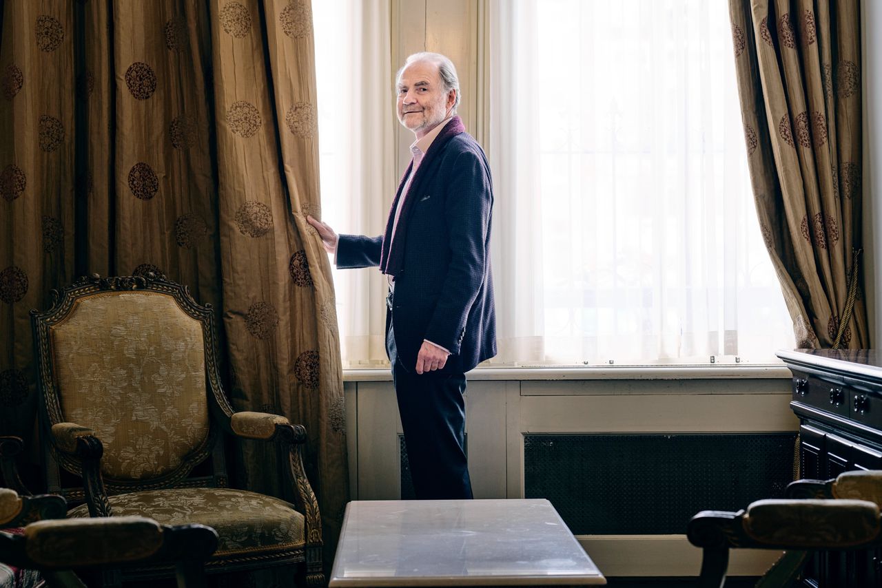 Timothy Garton Ash: ‘Sinds 2008 gaat het met Europa bergafwaarts’ - NRC