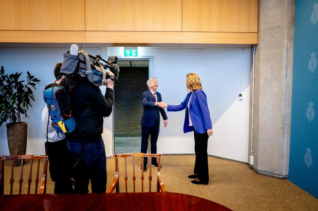 Ervaren én uitgesproken Plasterk moet in zijn rol als verkenner een ...