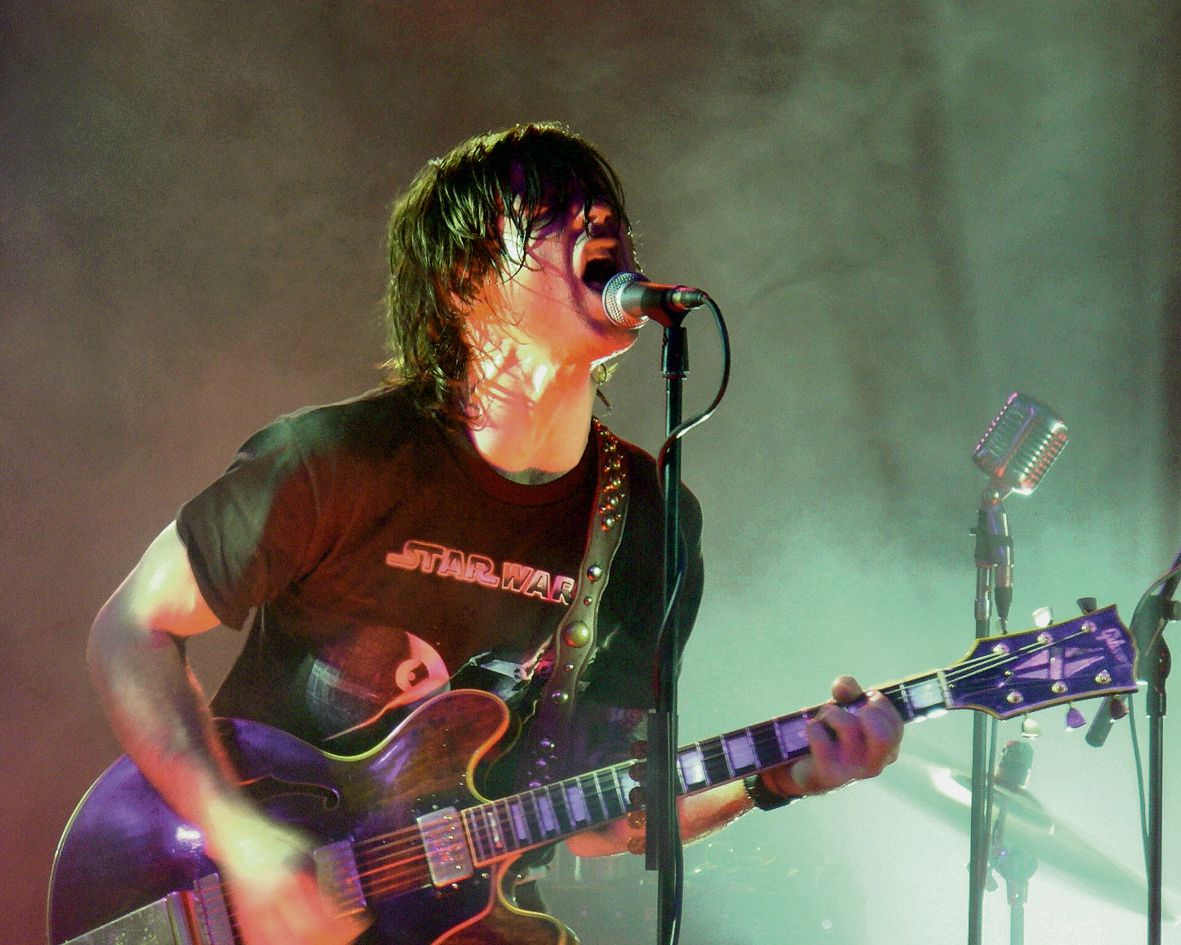 Zanger Ryan Adams flikkerde in 2002 een… - NRC