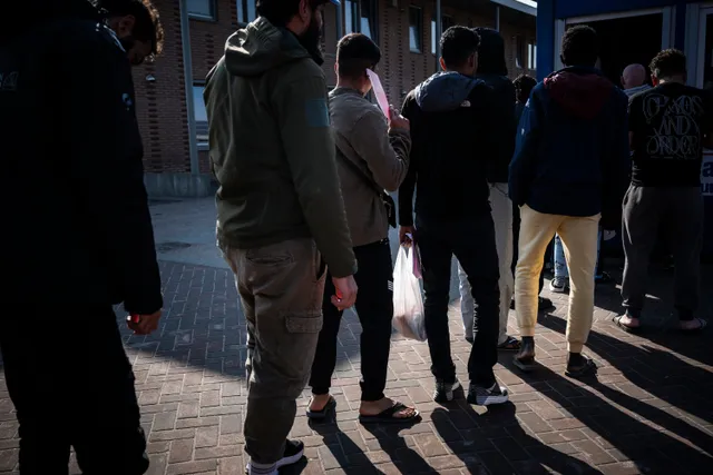 Tekort aan opvangplekken nu echt nijpend, COA vreest ‘niet te kunnen ...