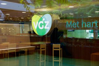 Zorgpremies van VGZ en Menzis stijgen in 2023 naar 141 euro per maand - NRC