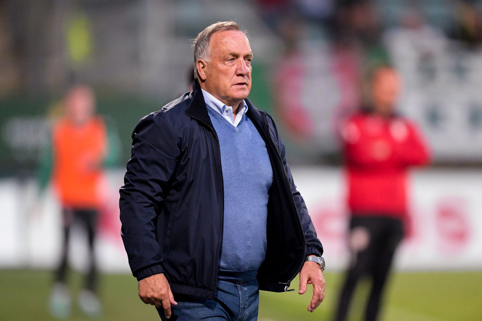 Dick Advocaat (76) keert opnieuw terug uit zijn trainerspensioen om ...
