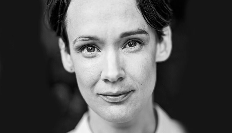 Schrijver Anne van Veen: ‘Mensen zijn nu BN’er-moe’ - NRC