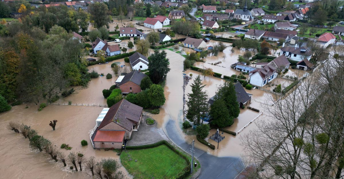 Massale overstromingen in Noord-Frankrijk, tweehonderd scholen gesloten ...