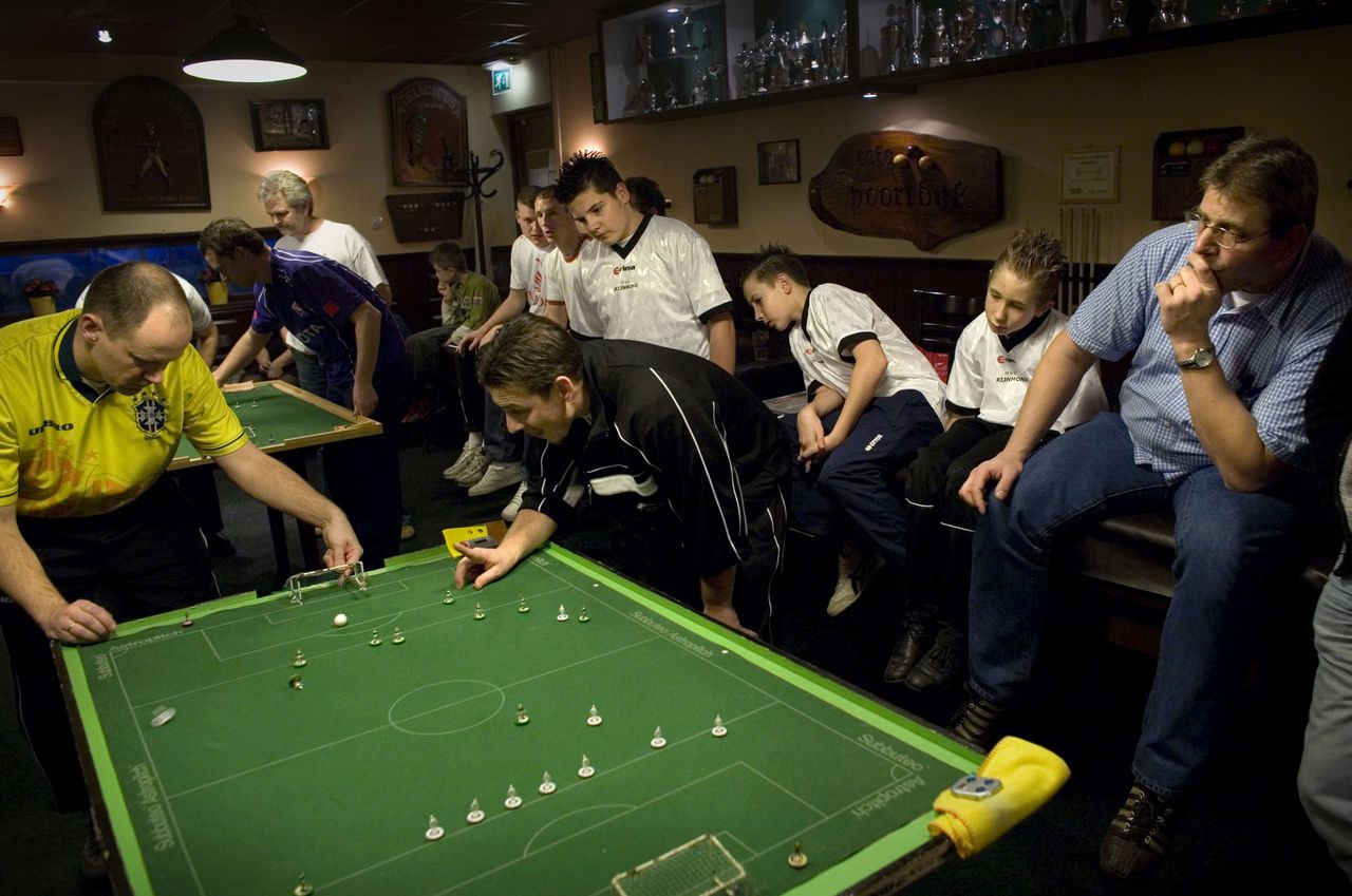 Microvoetbal: pijn in de billen, brandende voeten - NRC