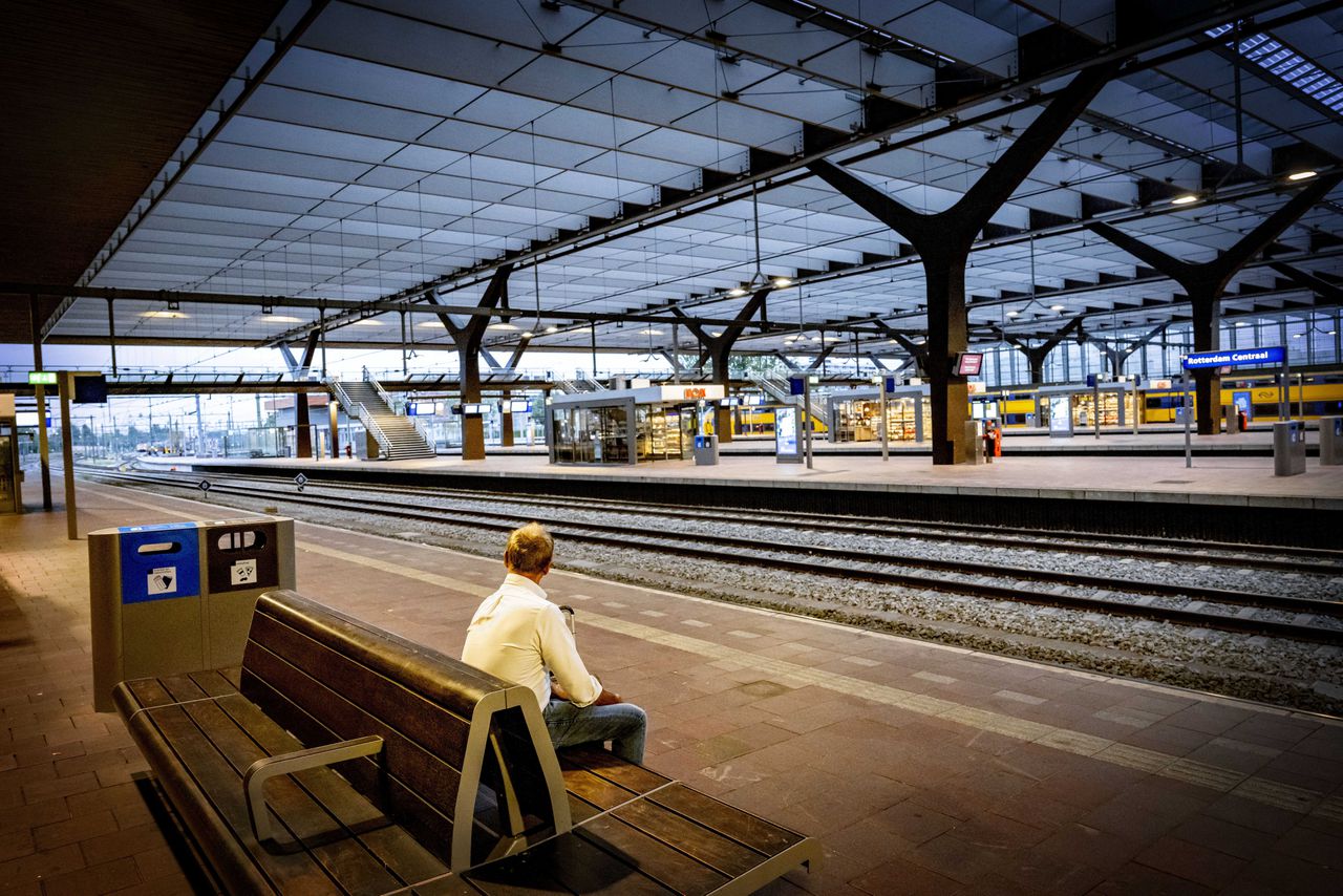 Vakbonden ontevreden over nieuw cao-voorstel NS, stakingen gaan ...
