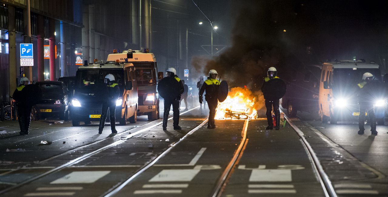 Opnieuw hevige rellen in Schilderswijk na demonstratie tegen ...
