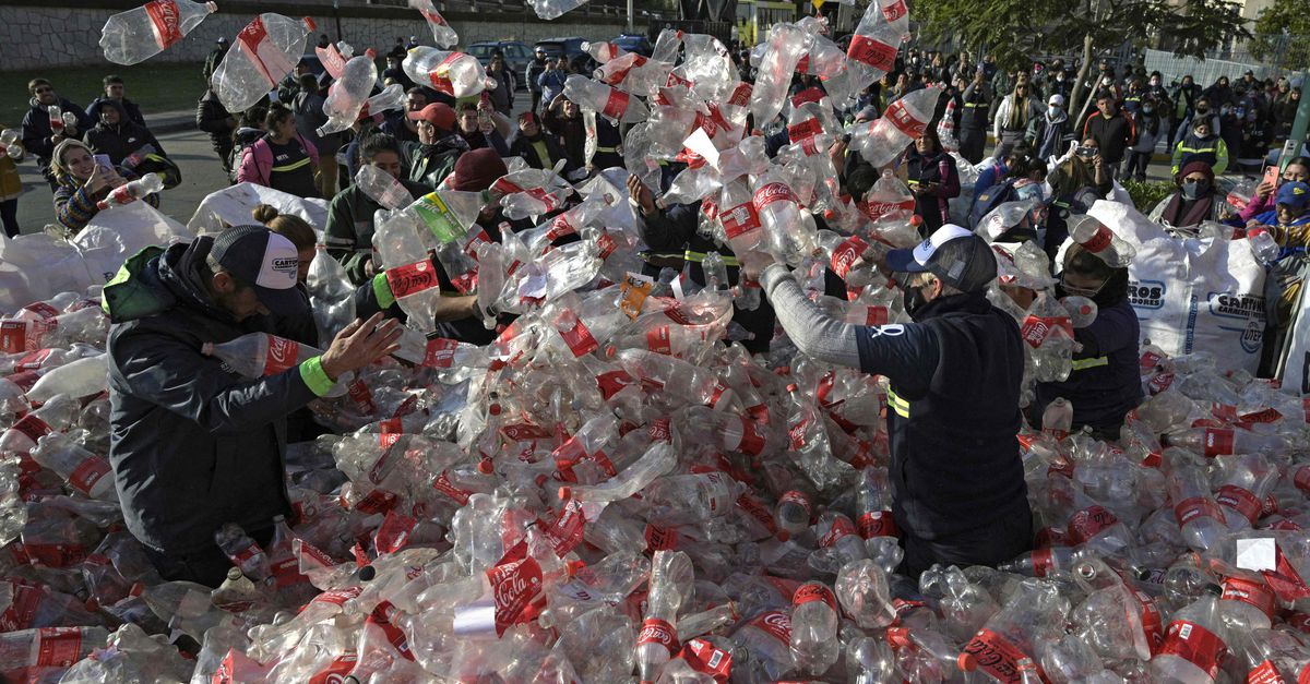 Protest tegen Coca-Cola - NRC