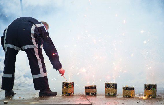 Politie onderschepte tot nu toe bijna 63 duizend kilo vuurwerk - NRC