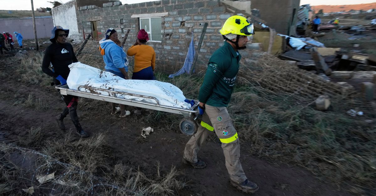 Dodental na hevige overstromingen Zuid-Afrika loopt op tot zeker 86 - NRC