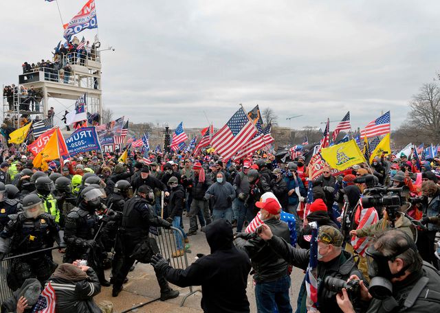 De bestorming van het Capitool in beeld - NRC