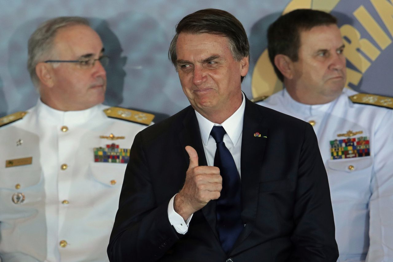 Braziliaanse president versoepelt wapenwet - NRC