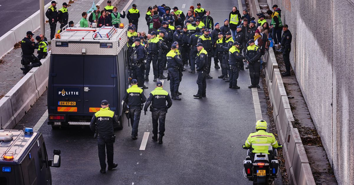Zes aangehouden leden Extinction Rebellion weer vrij, zevende moet nog ...