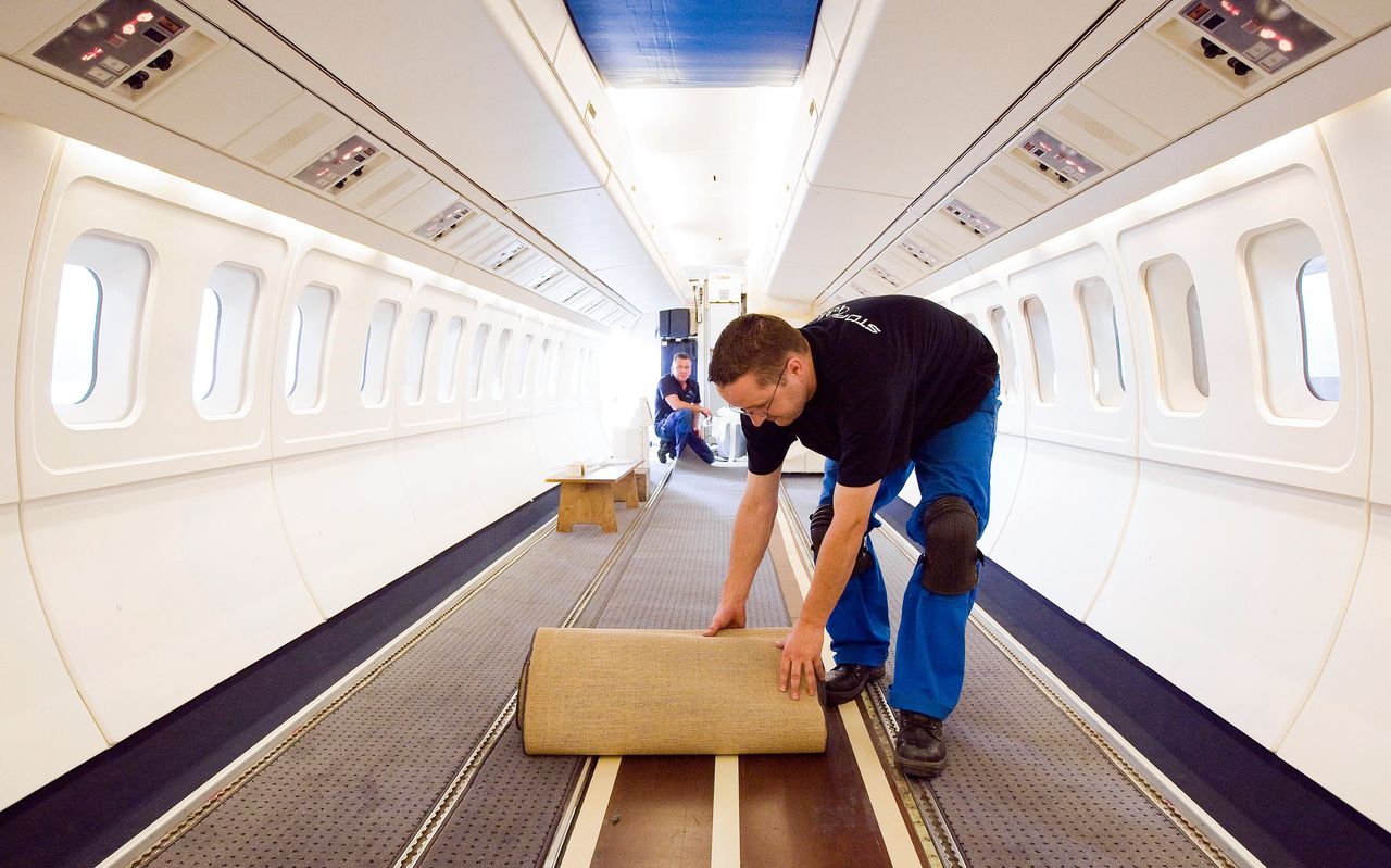 Luchtvaartondernemer Rosen Jacobson meldt zich weer bij Fokker - NRC