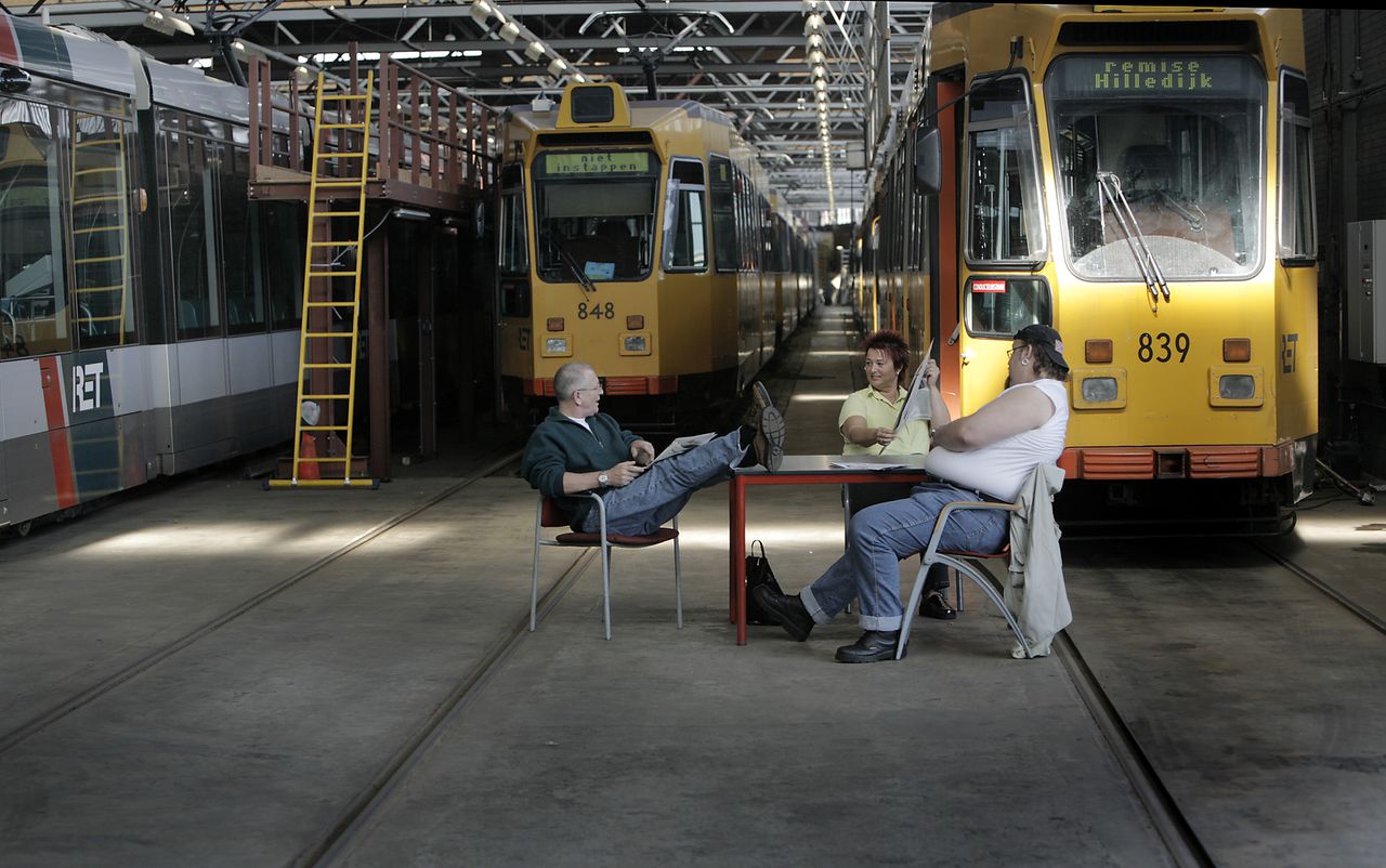 Openbaar vervoer Rotterdam staakt - NRC