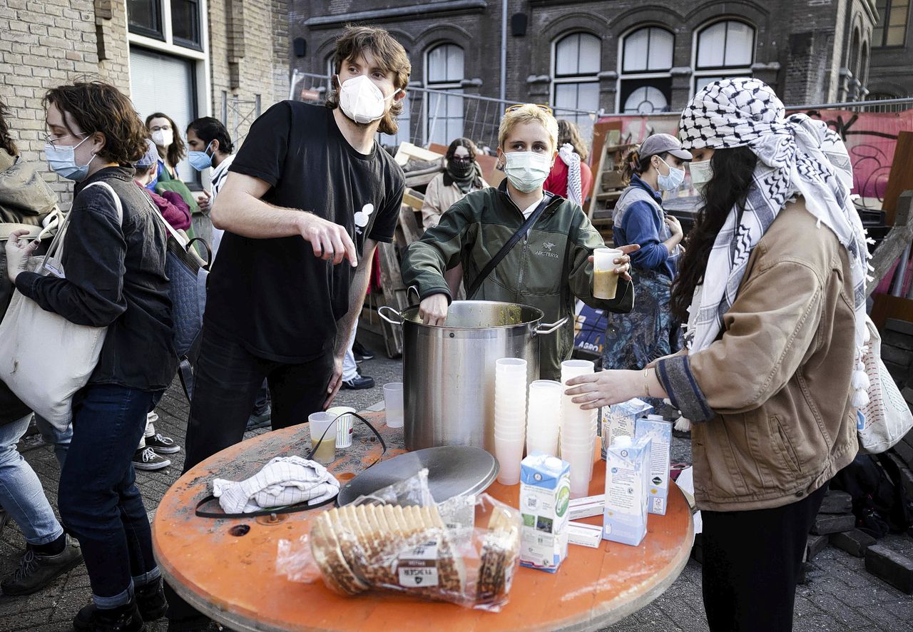 Zo zag Amsterdam eruit bij de protesten op en rond de universiteit - NRC