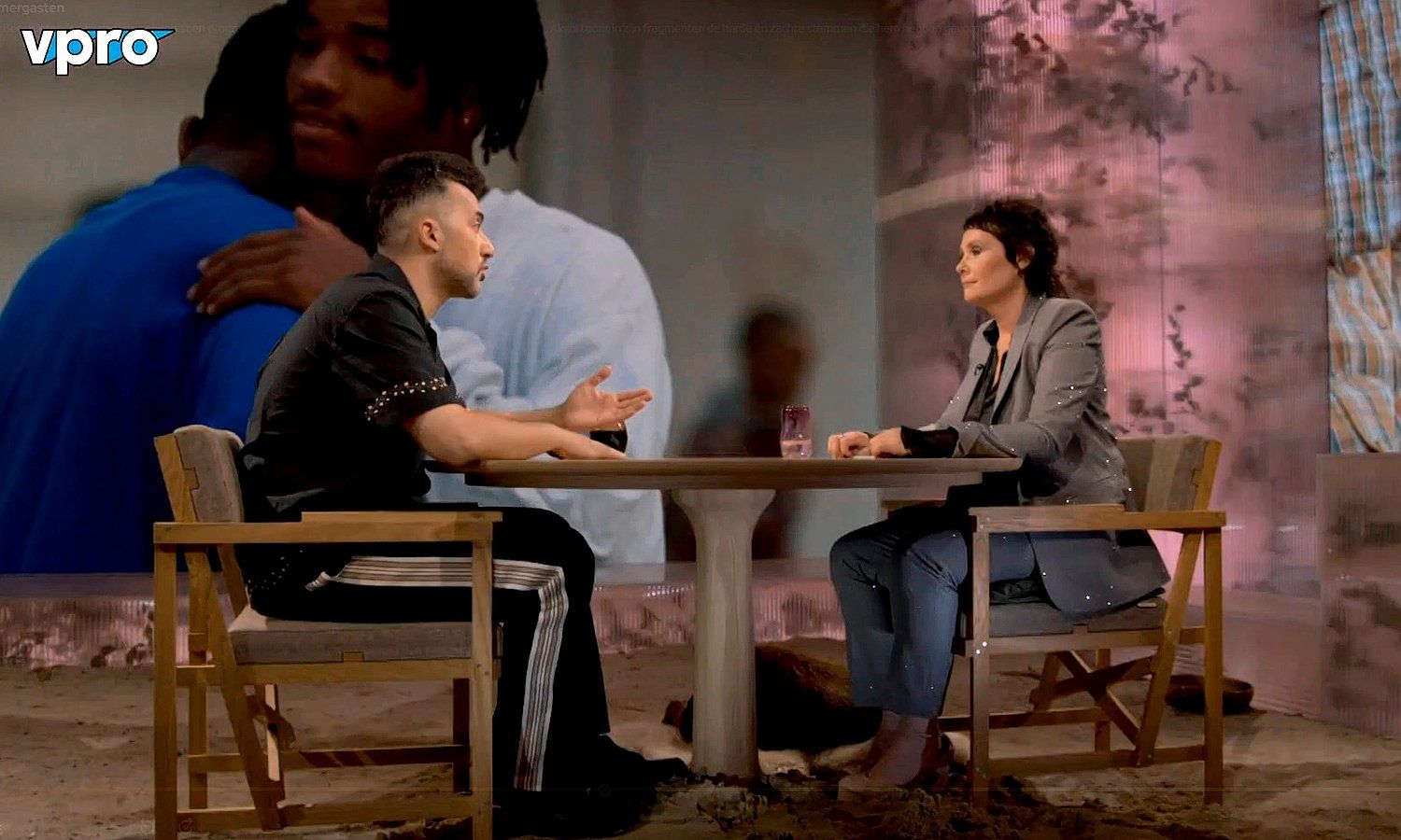 Tv-recensie | Recensie Zomergasten met Özcan Akyol, gepresenteerd door Griet Op de Beeck - NRC