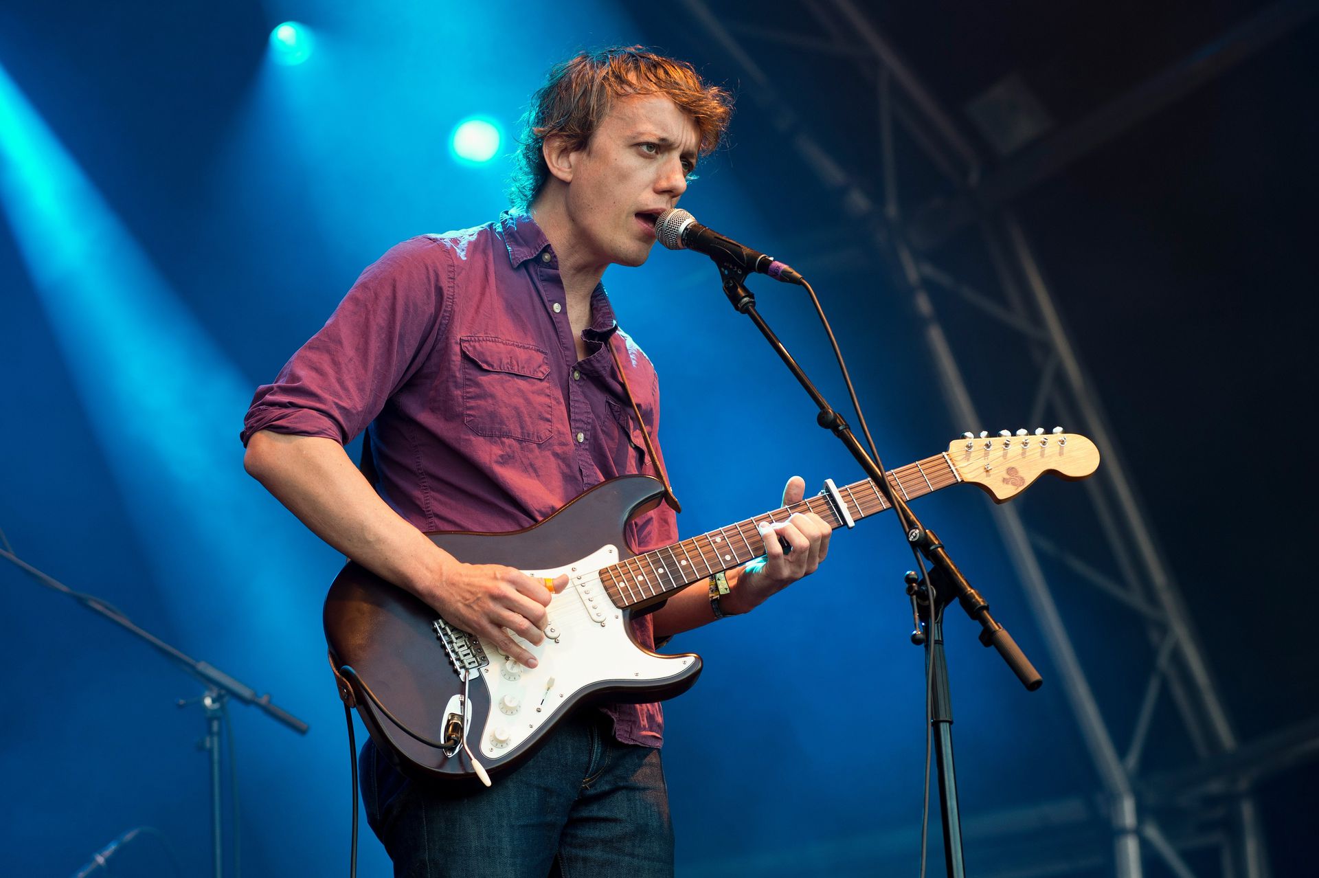 Steve Gunn speelt zichzelf zo in trance dat hij schrikt van applaus - NRC
