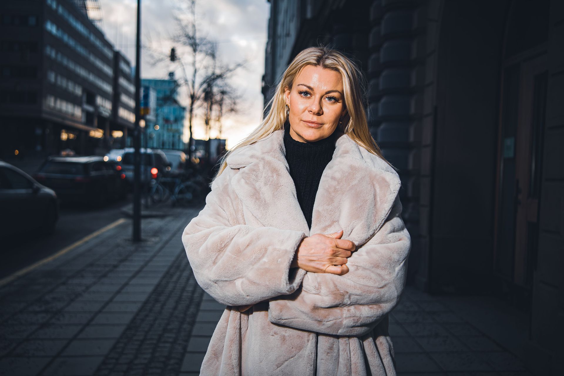 ING niet aansprakelijk voor oplichting vrouw door ‘Tinder Swindler’ - NRC