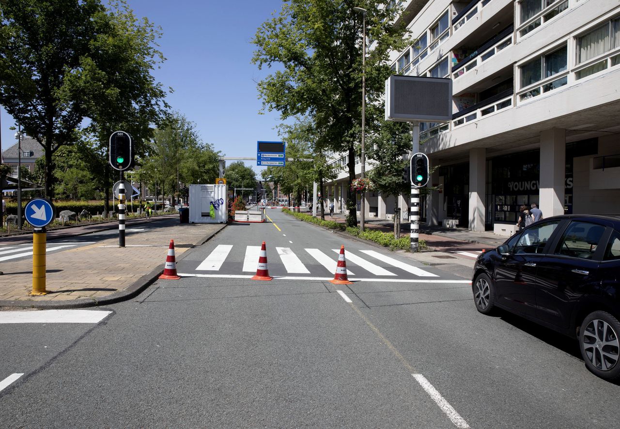 Amsterdams verkeersexperiment geëvalueerd, ‘harde knip’ nu niet wenselijk - NRC