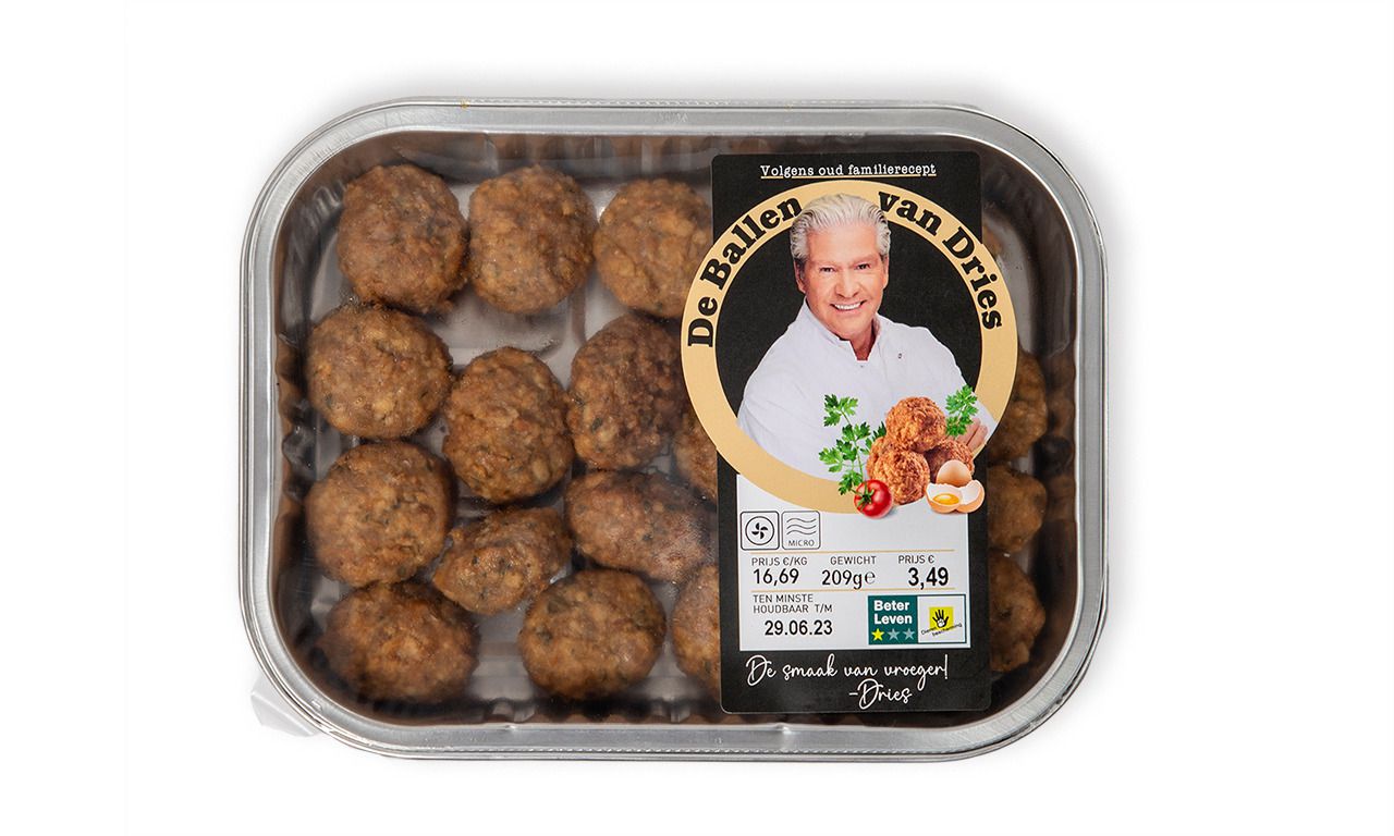 Kleine ballen, grote ballen van Dries Roelvink - NRC