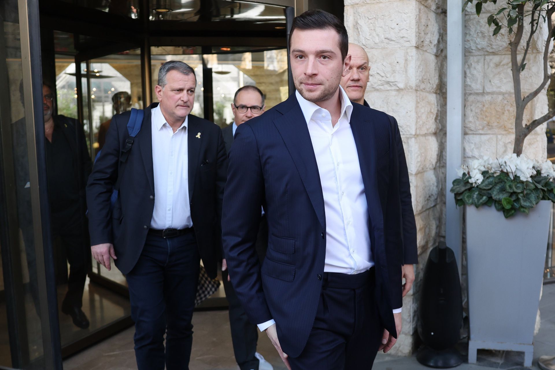 Nu de conferentie in Jeruzalem over antisemitisme Europees radicaal-rechts trekt, blijven ...