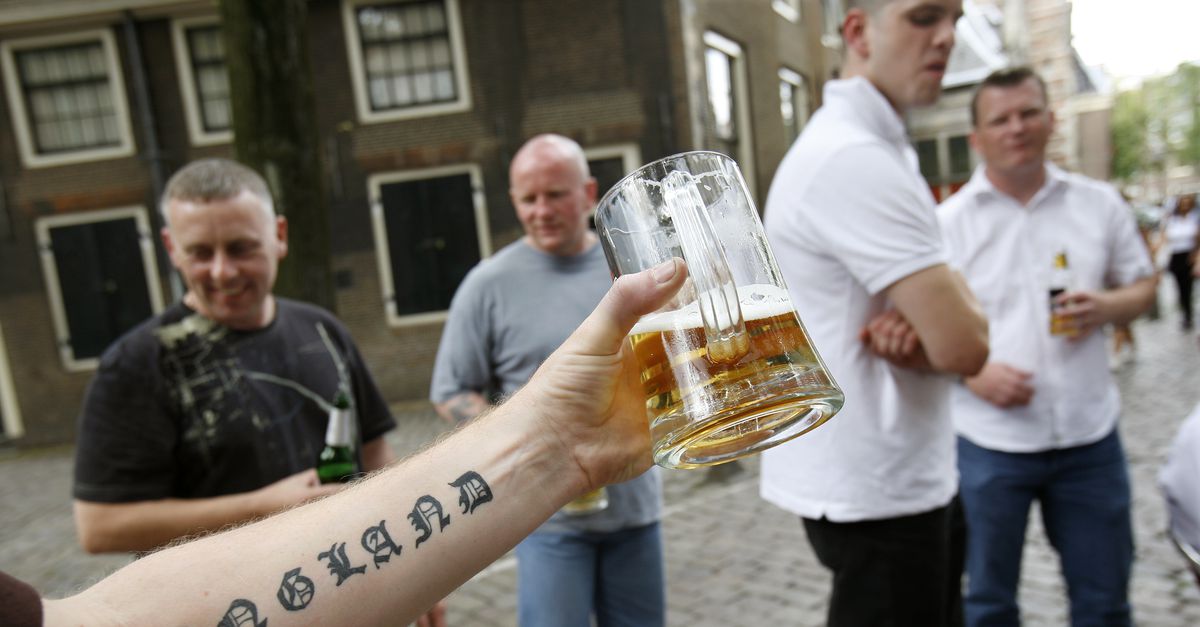 Ze plassen in bed en op straat. En ze geven geld uit - NRC