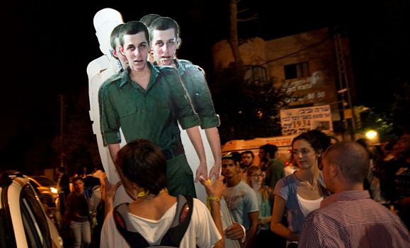 Israël: overdracht Gilad Shalit begint inderdaad dinsdag - NRC