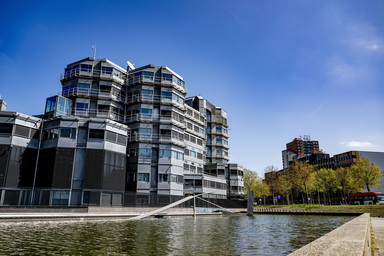 Golf van inzageverzoeken aan AIVD na publicatie over journalist Stella ...