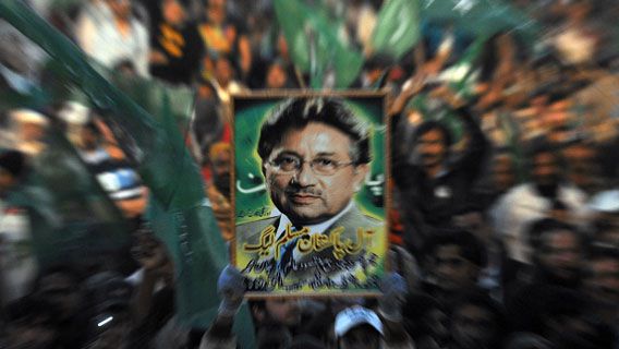 Musharraf heft eigen ballingschap op, naar Pakistan voor verkiezingen - NRC