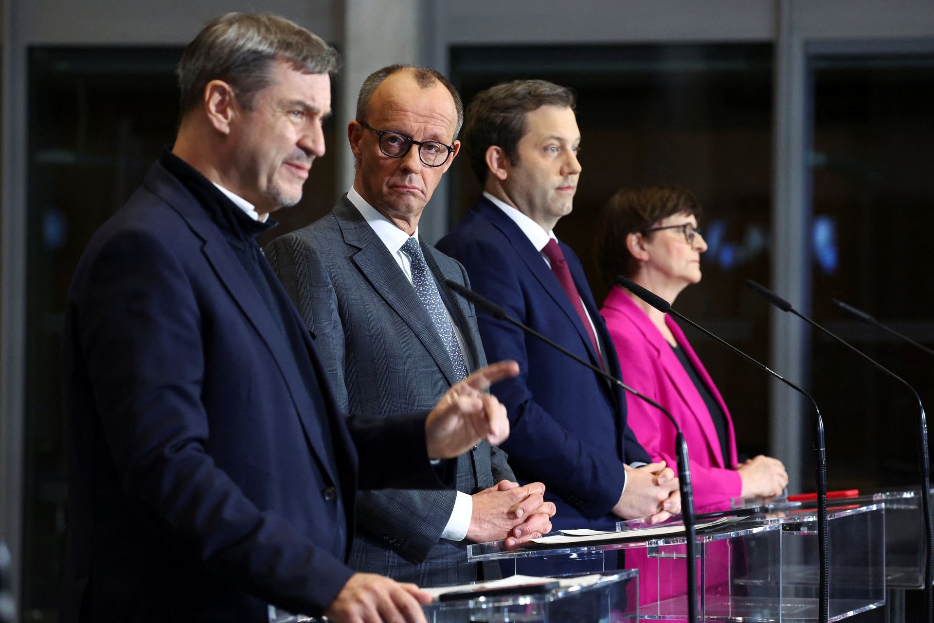 Duitse formerende partijen willen 'schuldenrem' loslaten voor defensie ...