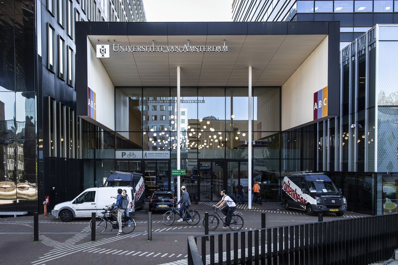 Tassencontroles en QR-codes bij UvA en VU vanwege gevoelens van onveiligheid onder Joodse ...