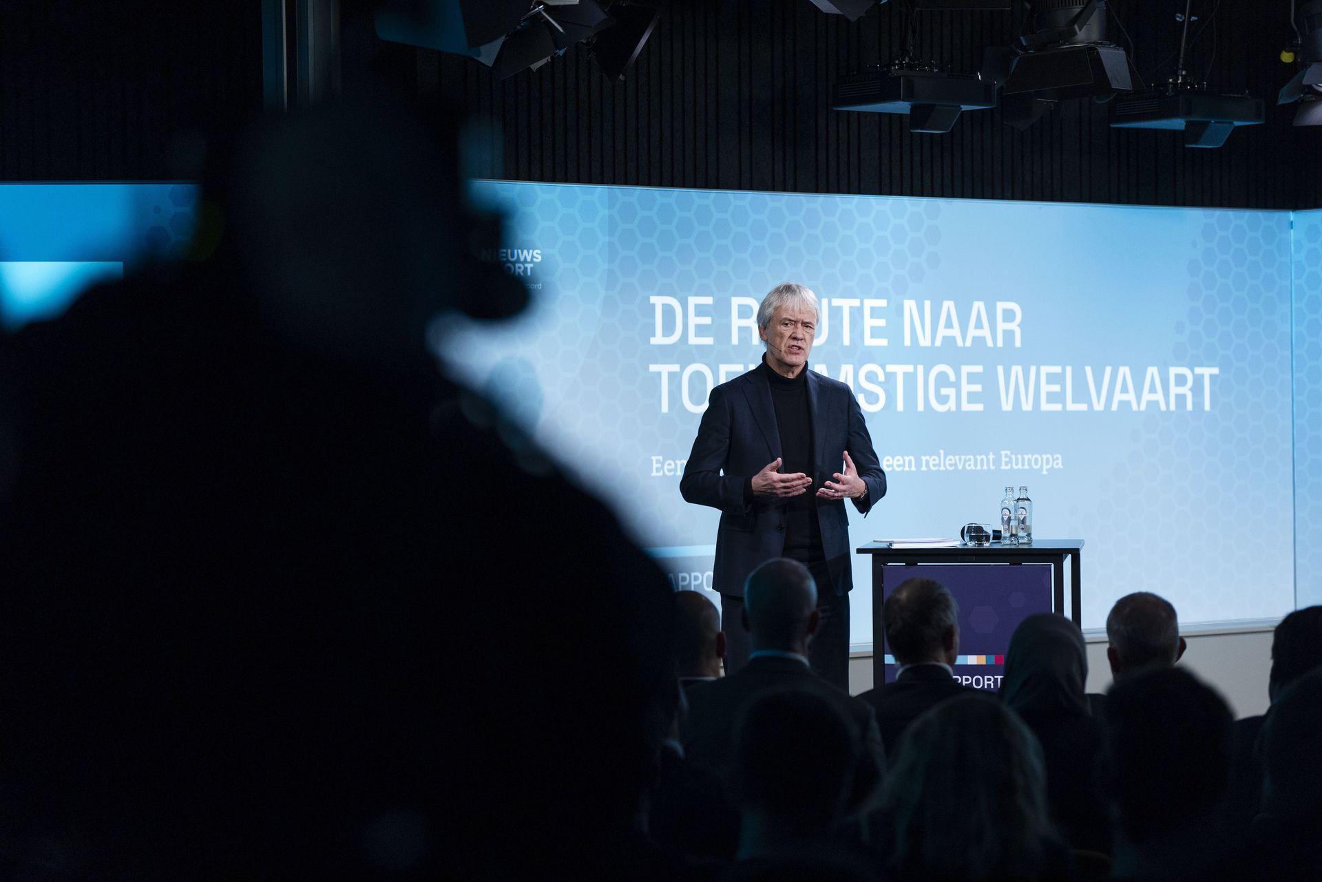 Groeiende kritiek op de manier waarop Peter Wennink in zijn rapport met ...