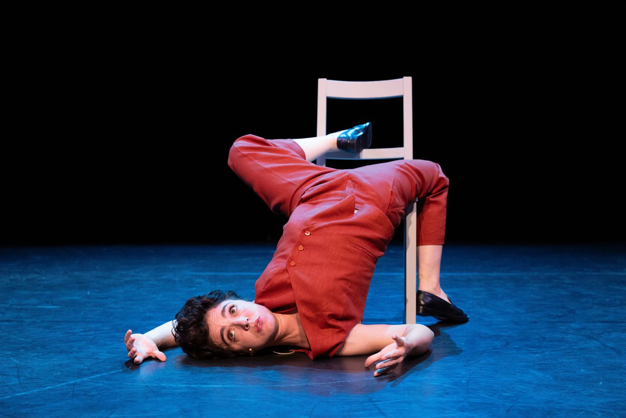 Cabaretier Selma Visscher debuteert sterk met slimme grapjes en een ...