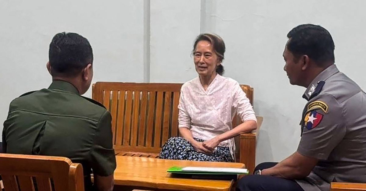 Militaire leiding Myanmar: gevangenisstraf oud-leider Aung San Suu Kyi ...