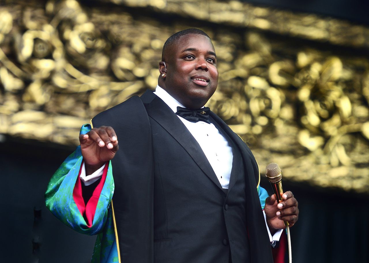 Soms getergd, soms intiem bluesy: op het debuutalbum van trio Gabriels ...