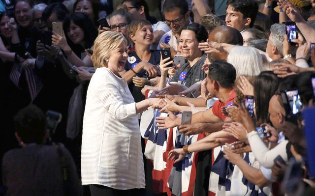 Hillary door de jaren heen - NRC