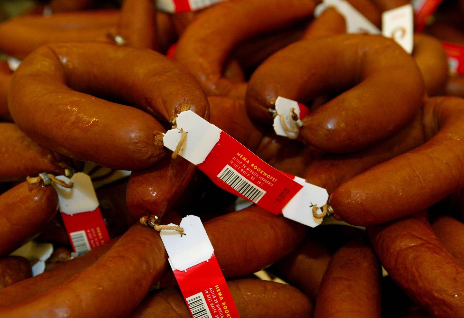 Waarom de Hema-rookworst biologisch wordt - NRC