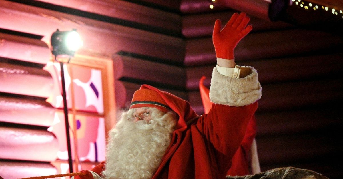 Het dorp van 'de kerstman' worstelt met commercie - NRC
