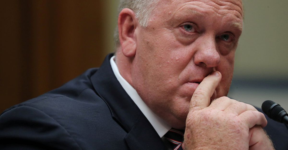 Wie is Tom Homan, de man die Trumps massadeportaties moet organiseren ...