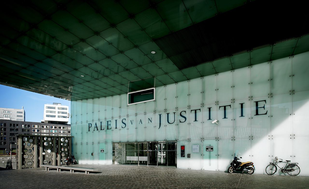 Weski doet namens Taghi aangifte tegen OM vanwege vermeend plan om hem uit te schakelen - NRC