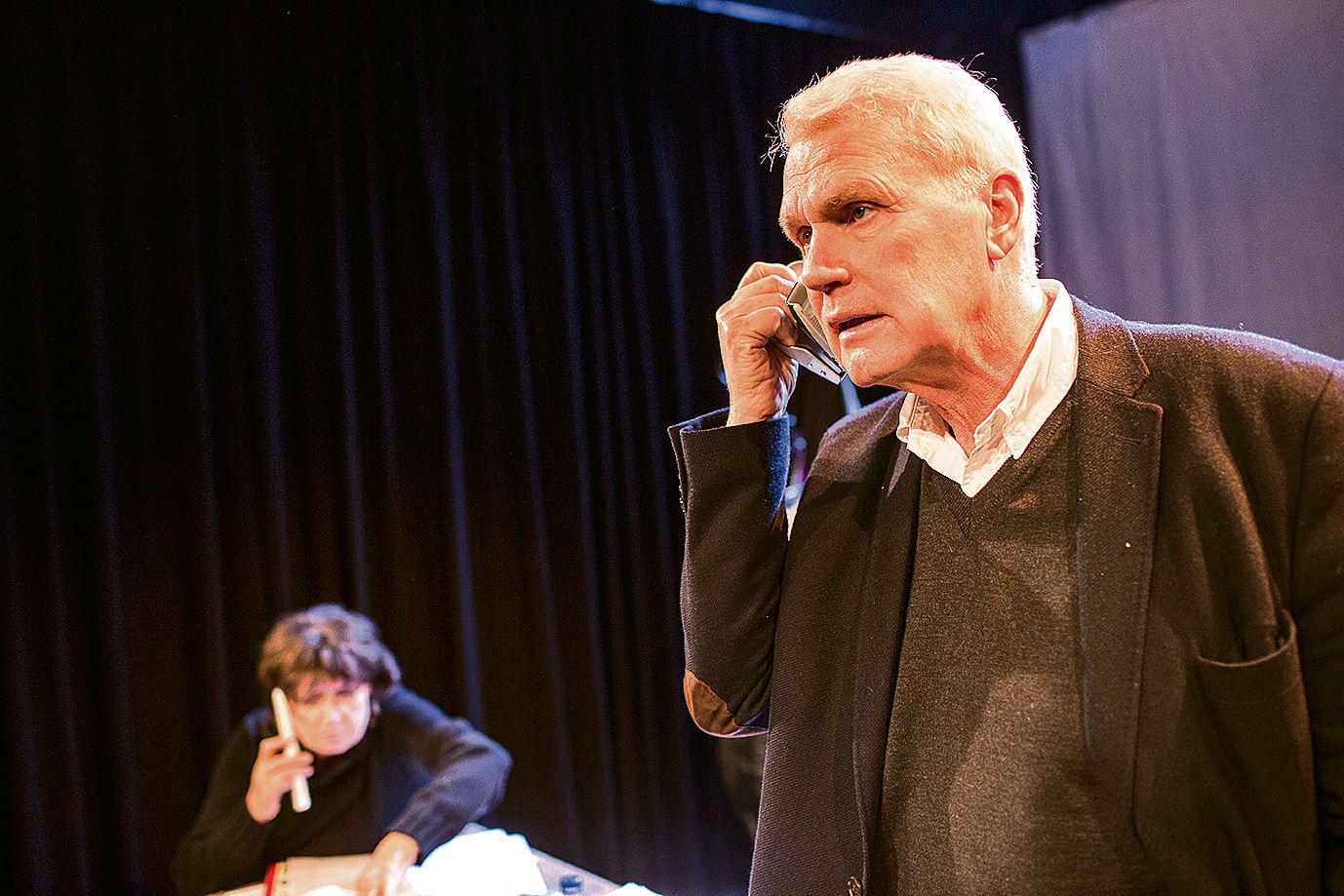 Van Dis geeft zijn moeder een podium - NRC