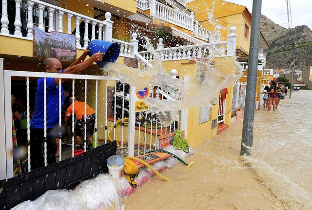 Recordhoeveelheid regenval zorgt voor overstromingen in Spanje - NRC