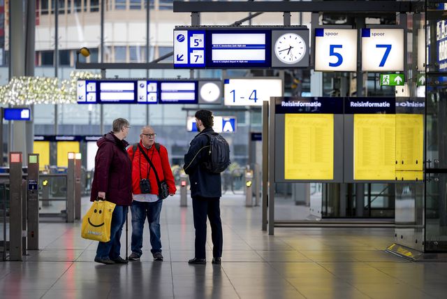 Waarom hebben sommige stations een rare spoornummering? - NRC