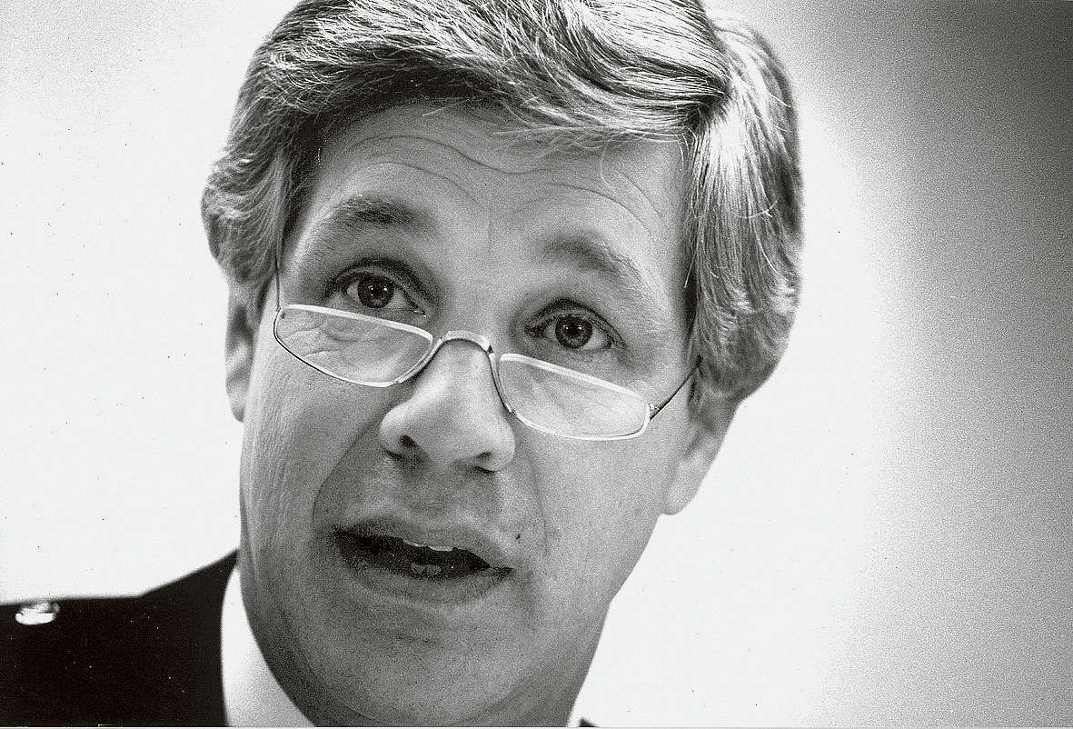 Een botte Friese politieman, die van aanpakken hield - NRC