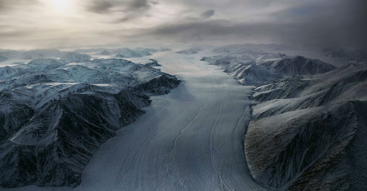 Gletsjer in Canada, waar ijskap krimpt door opwarming - NRC